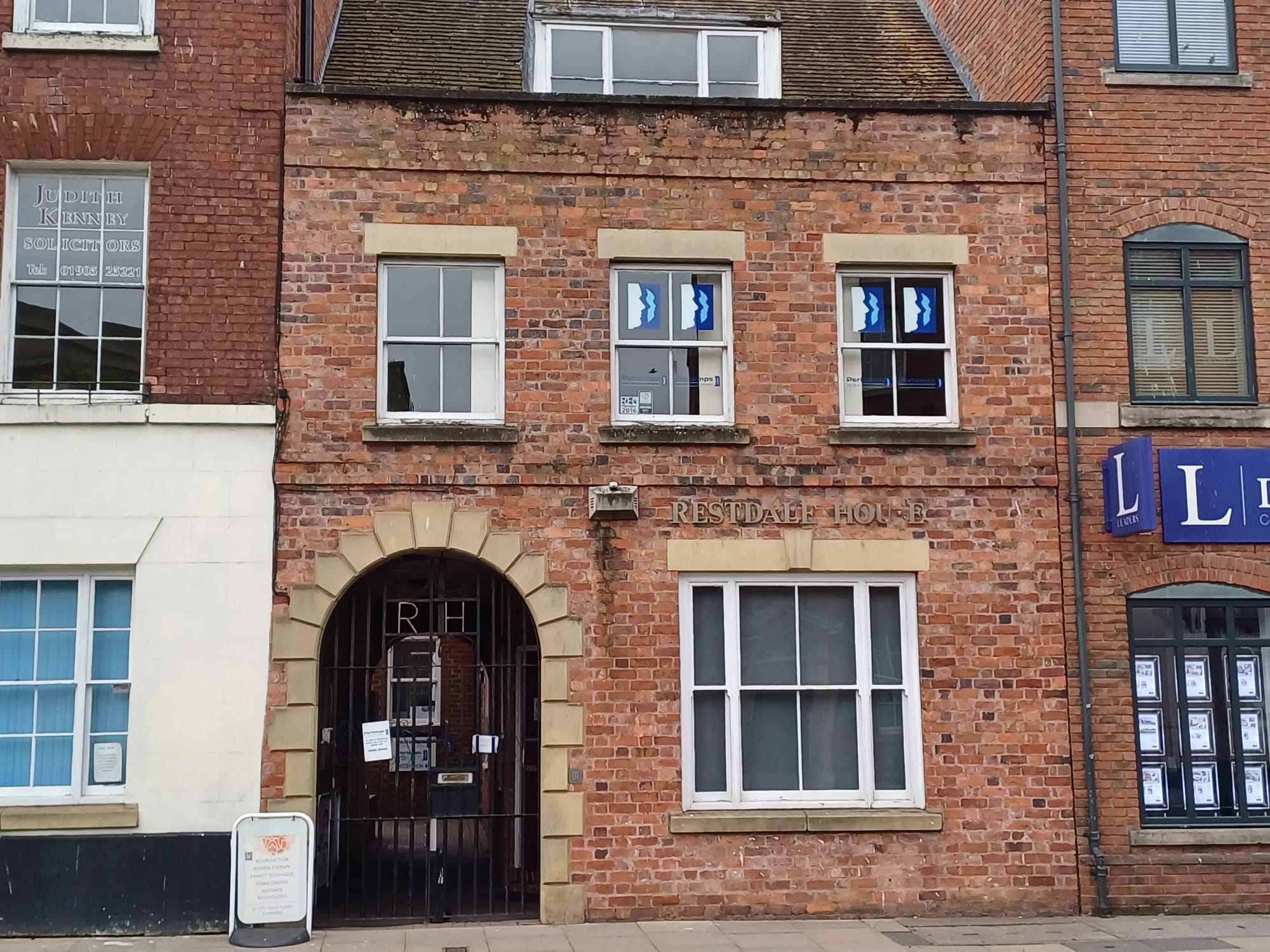 Professional traditional acupuncturist (Worcester) - Clinic and fees